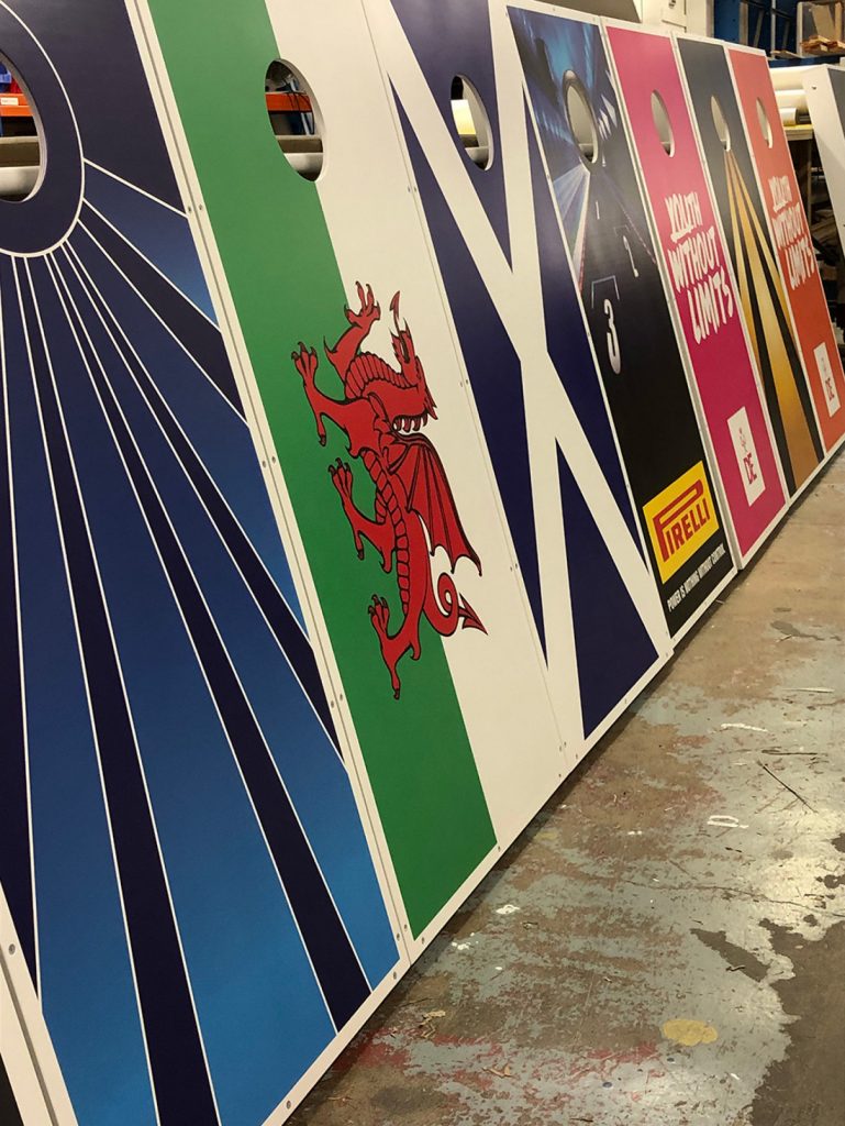 Cornhole game board manufacturing - Majisign