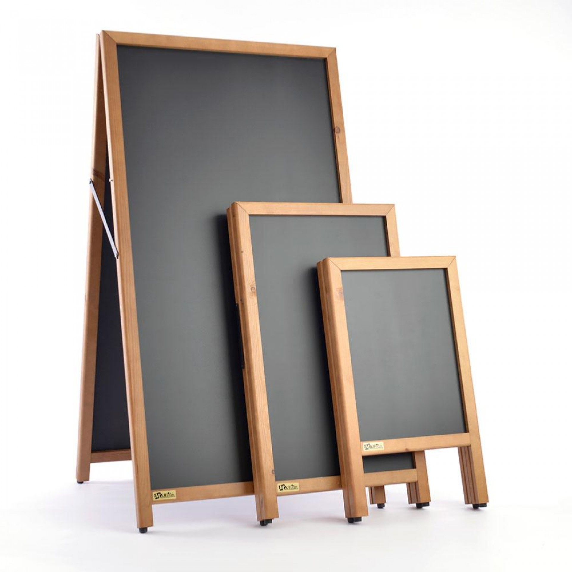 Chalkboards, Pavement Signs & Wooden Displays - Majisign